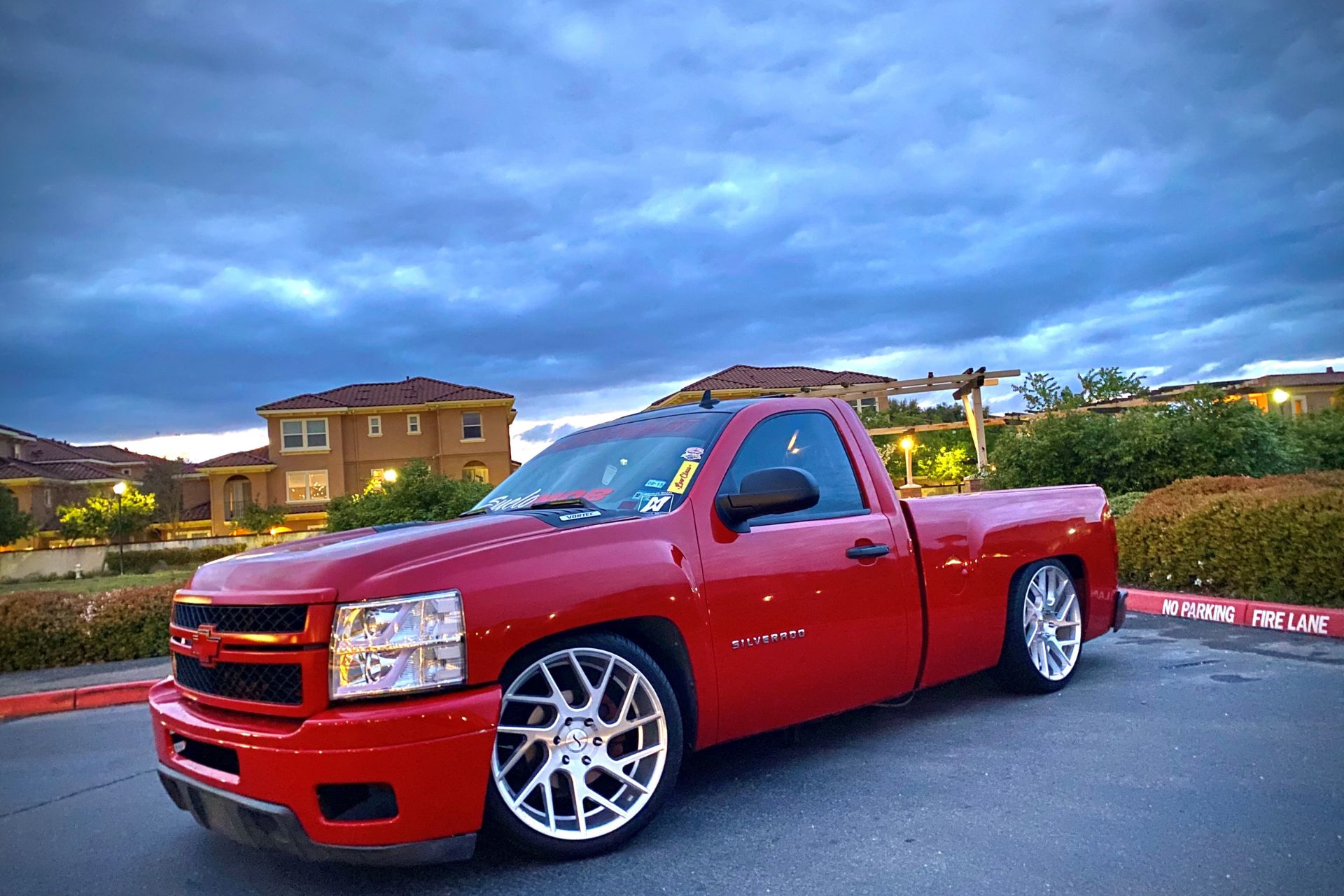 STATUS JUGGERNAUT - 24 Hour Tire Service
